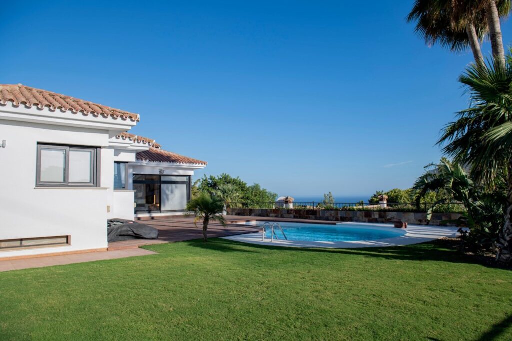 Villa Ficus – Elegance, Comfort and Sea Views in Reserva del Higuerón ...